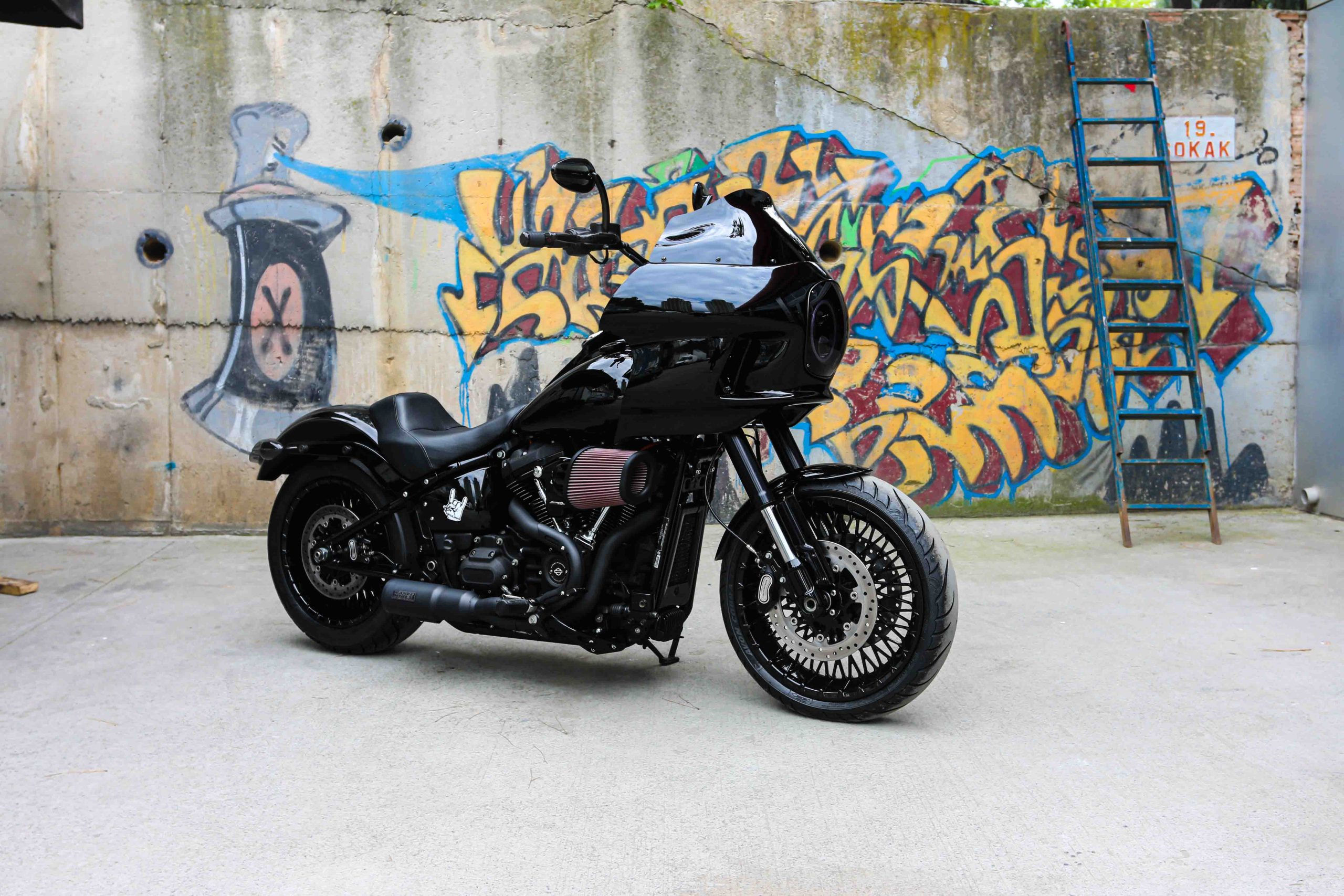 Softail Dark Rider - Highway Custom Garage